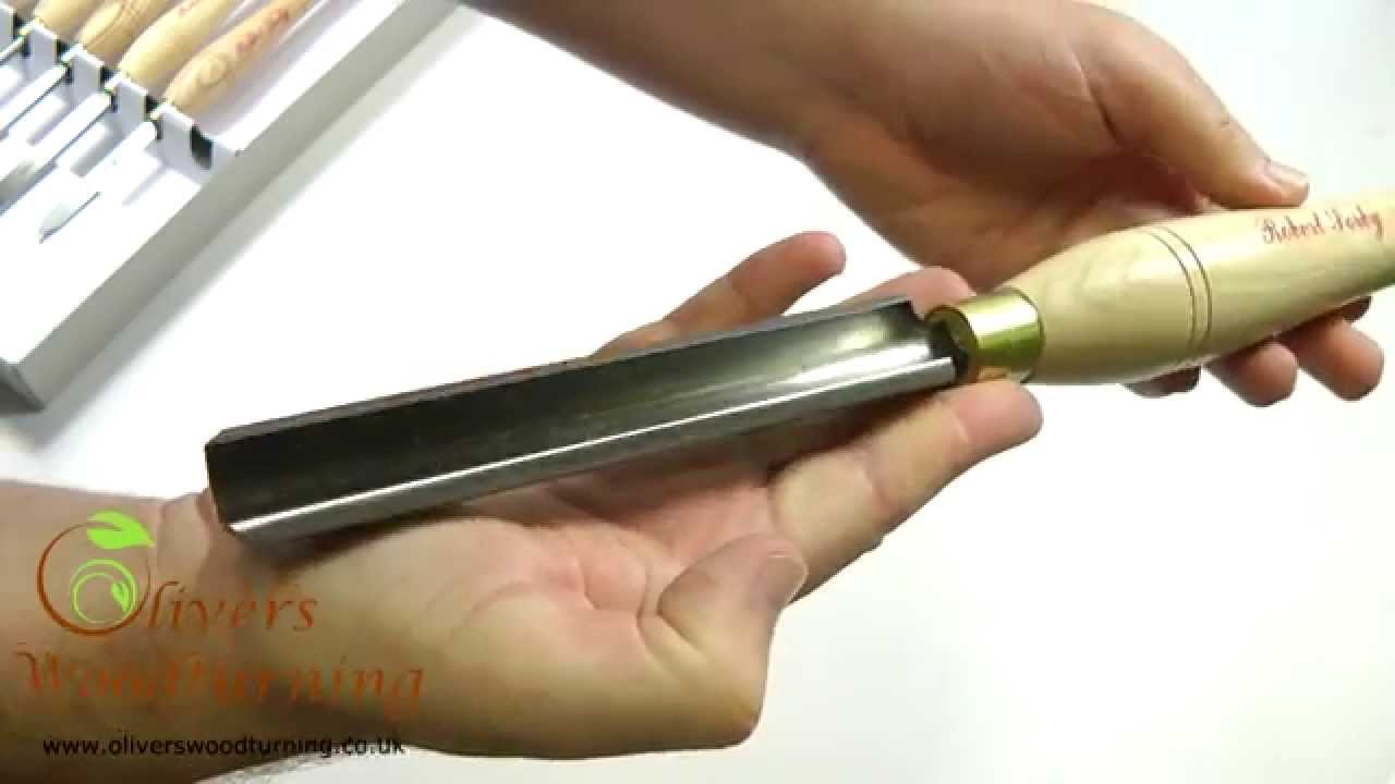A close up look at the Robert Sorby 67HS Turning 6 Piece Tool Set ...